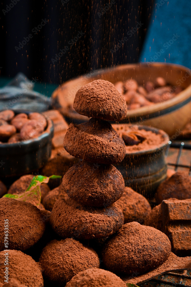 Poster Sweet chocolate truffles with cocoa powder – Wall Art | UkPosters