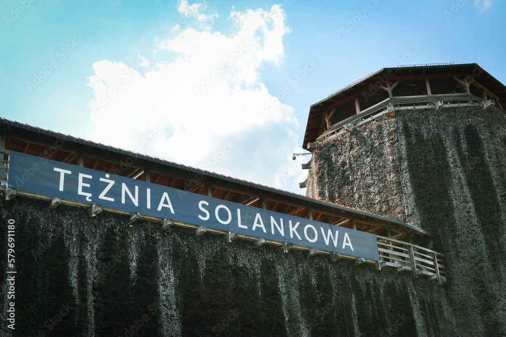 Foto de WIELICZKA, POLAND - JMay 2, 2022: Graduation tower, great ...