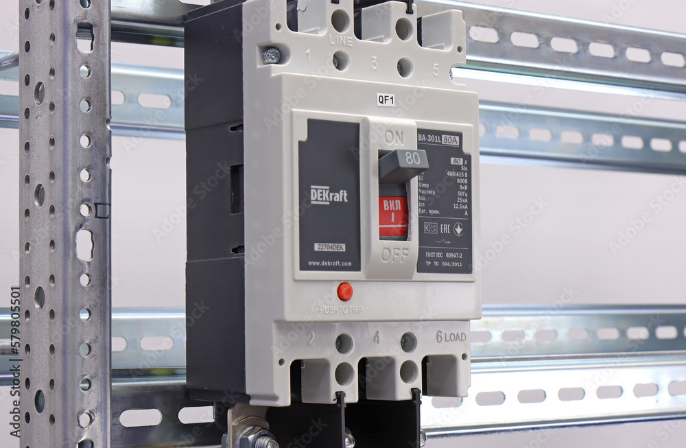 DEKraft automatic current switches for protection of electrical loads ...