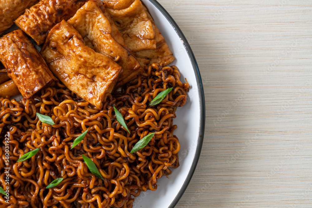 Jajangmyeon or JJajangmyeon with Odeng and Omuk - Korean Instant ...