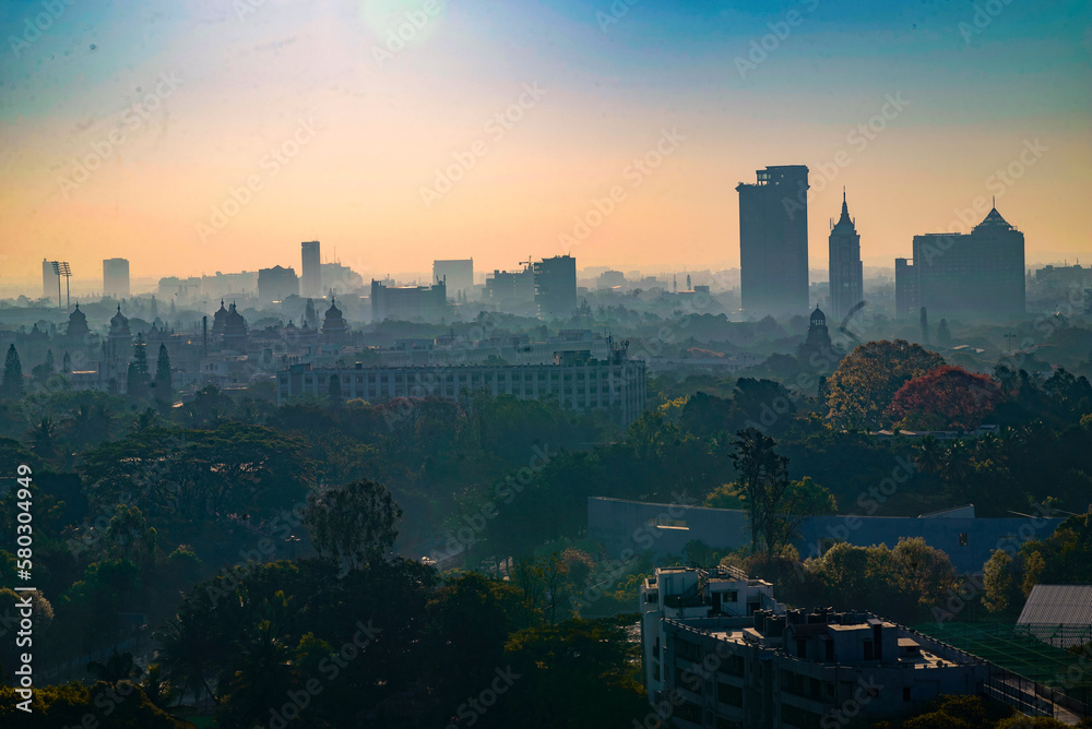 Foto de The Bangalore skyline is defined by a mix of modern and traditional architecture ...