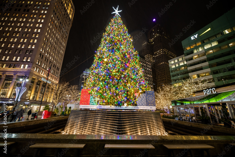 Christmas Tree at Campus Martius Park at night in downtown Detroit ...