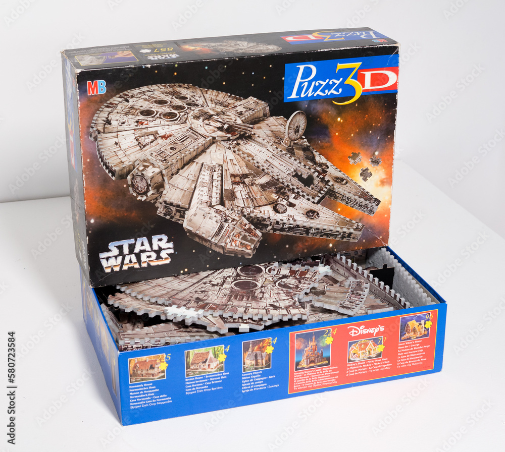 kent, uk 01.01.2023 PUZZ 3D Star Wars Millenium Falcon Jigsaw Puzzle ...