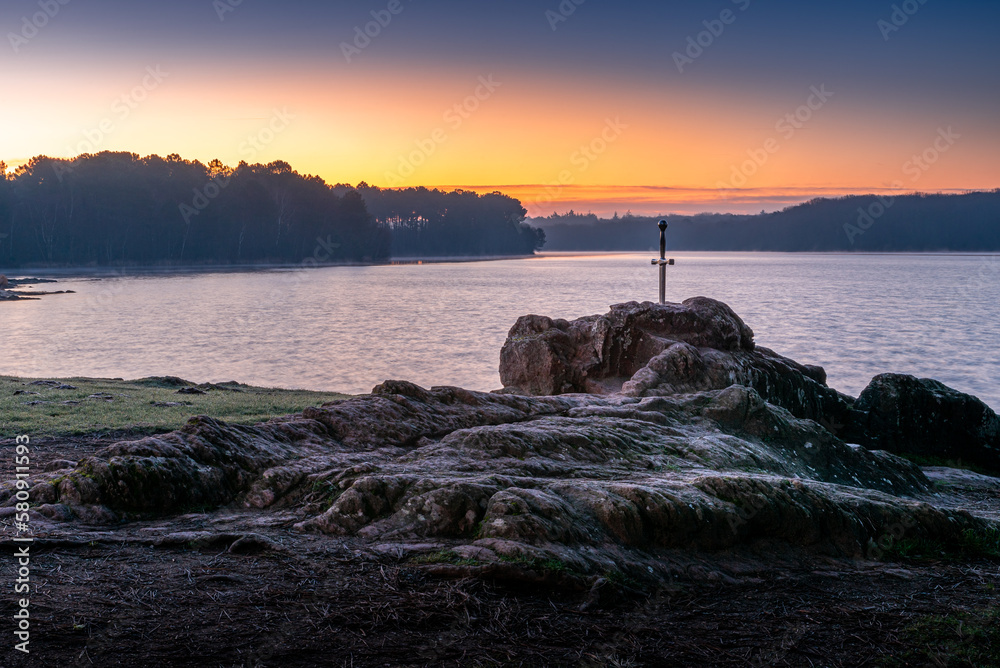 Foto de L'épée légendaire du lac de Trémelin do Stock | Adobe Stock