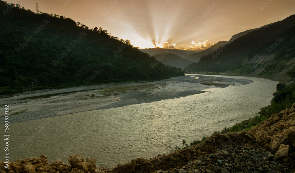 Beautiful sunset over Tista river turn, Himalayan mountains, Sikkim ...