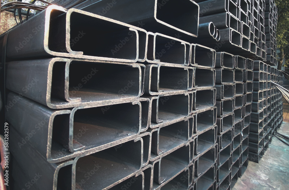 Light-edged channel steel or C-channel steel Steel roof structure ...