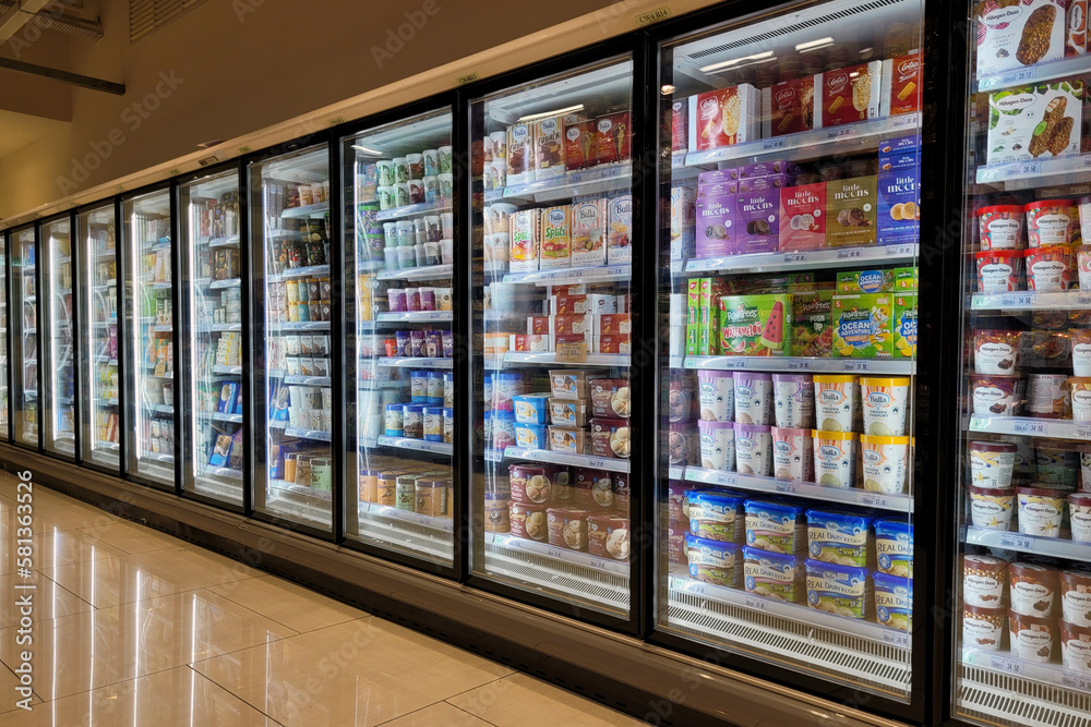 Foto de Kuala Lumpur, Malaysia - 12 Mar 2023: Interior view of huge ...