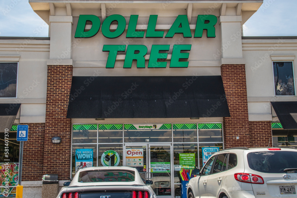 Dollar Tree retail store exterior sign and entrance with cars Stock ...