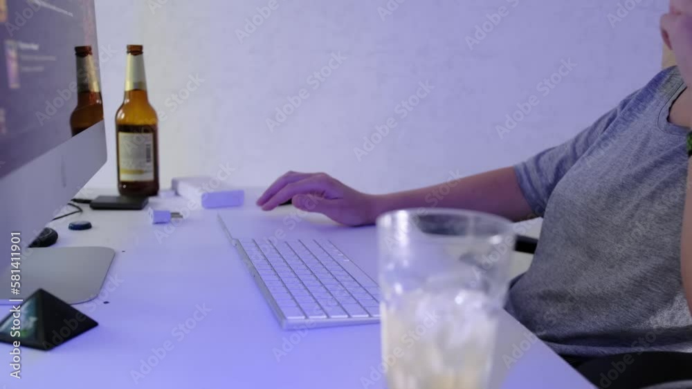 Weekend at home for a pleasant game of computer games on a desktop ...