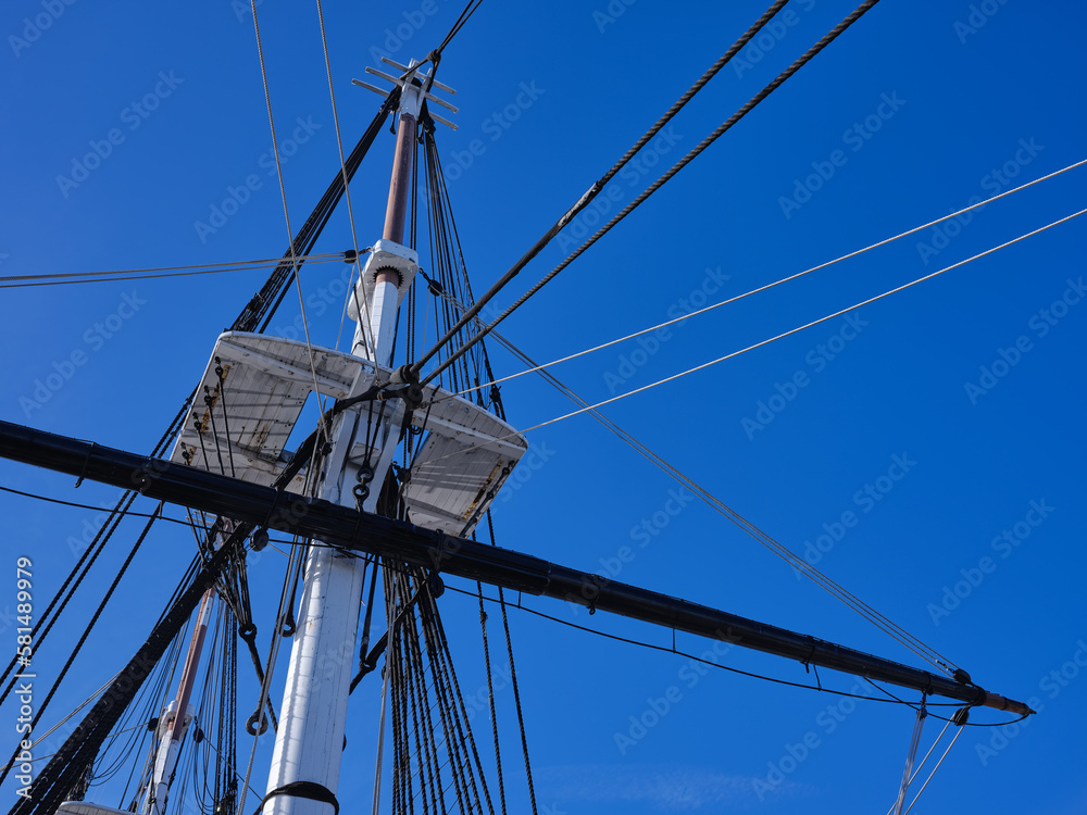 Center mast and crows nest of the USS Constitution known as Old ...