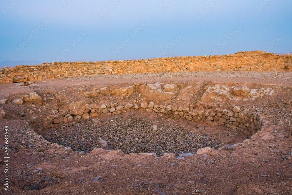 Foto de Fire temple on hilltop built by zoroastrians - old ancient ...