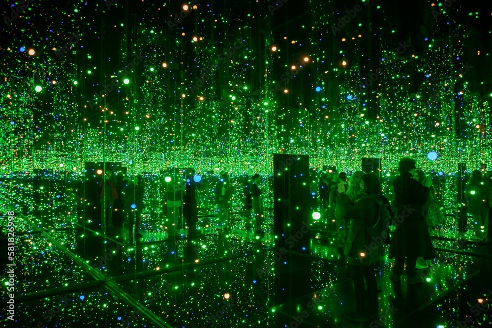 Yayoi Kusama's infinity mirror rooms at the Tate gallery Stock Photo ...