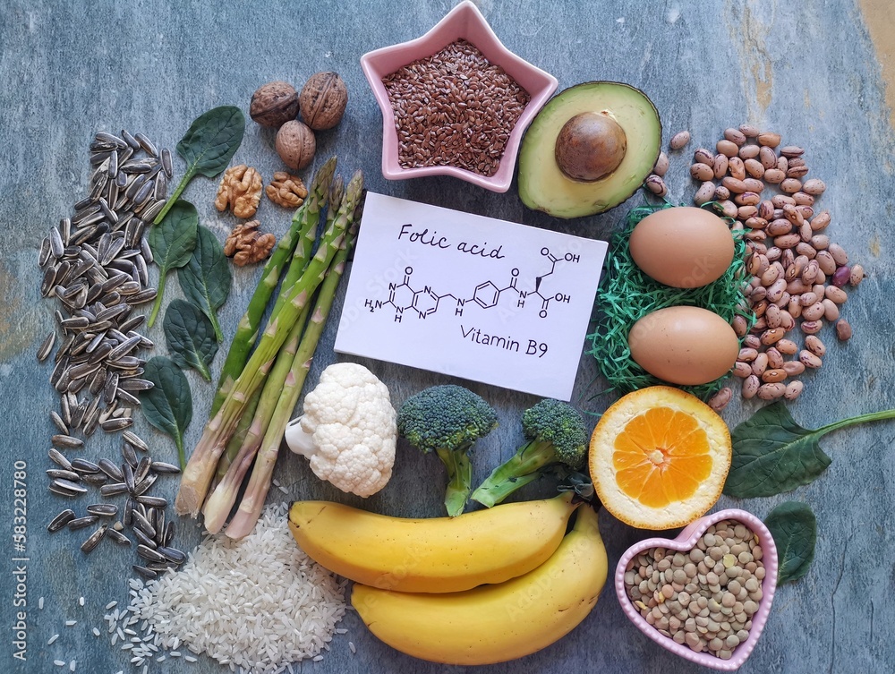 Food rich in folic acid (vitamin B9) with structural chemical formula ... Food rich in folic acid (vitamin B9) with structural chemical formula ...