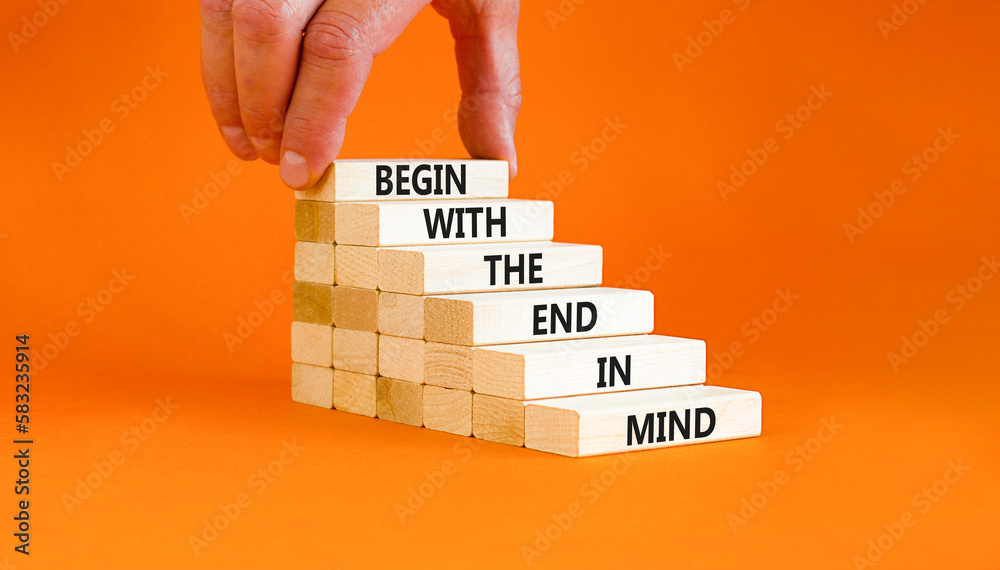 Foto Stock Begin in end of mind symbol. Concept words Begin with the ...