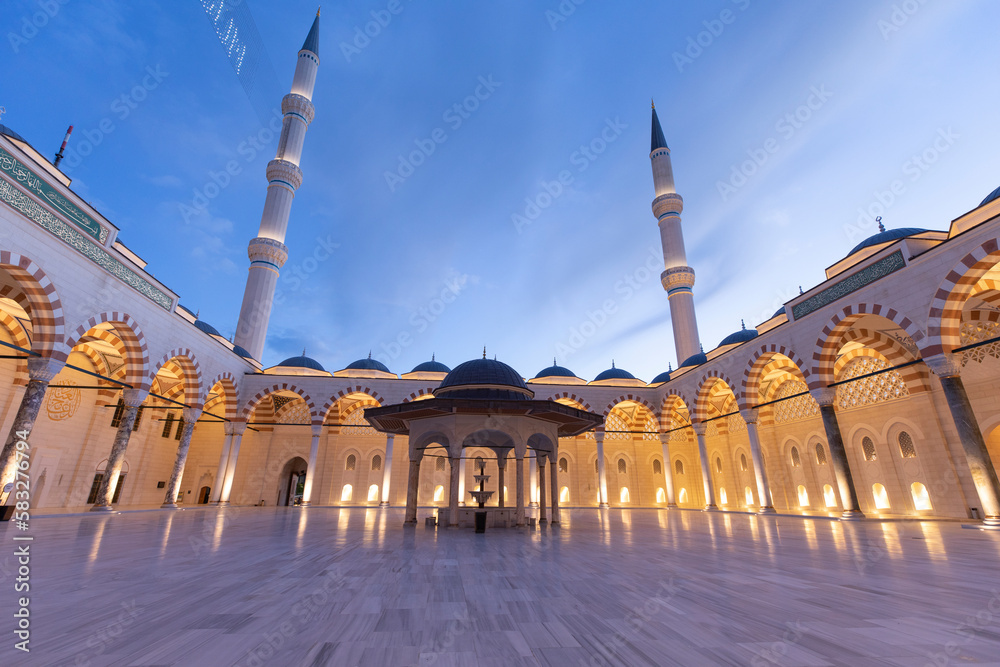 Camlica Mosque (Camlica Cami) Photo, Uskudar Istanbul, Turkiye Stock ...