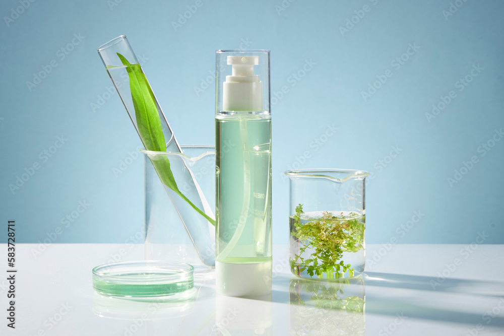 Mockup scene for cosmetic of seaweed extract with empty bottle without ...