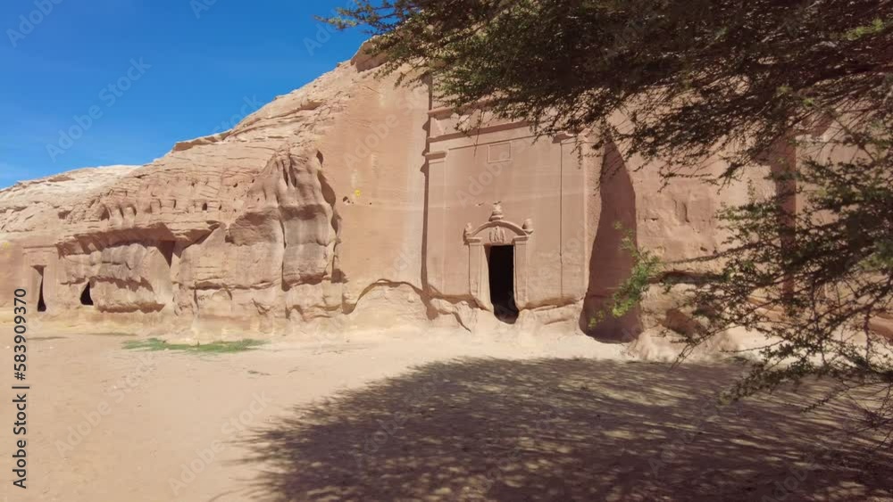 Al Ula - Saudi Arabia: The famous tombs of the Nabatean civilization ...