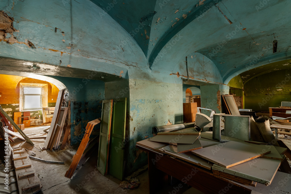 Dark and creepy dirty abandoned underground basement Stock Photo ...
