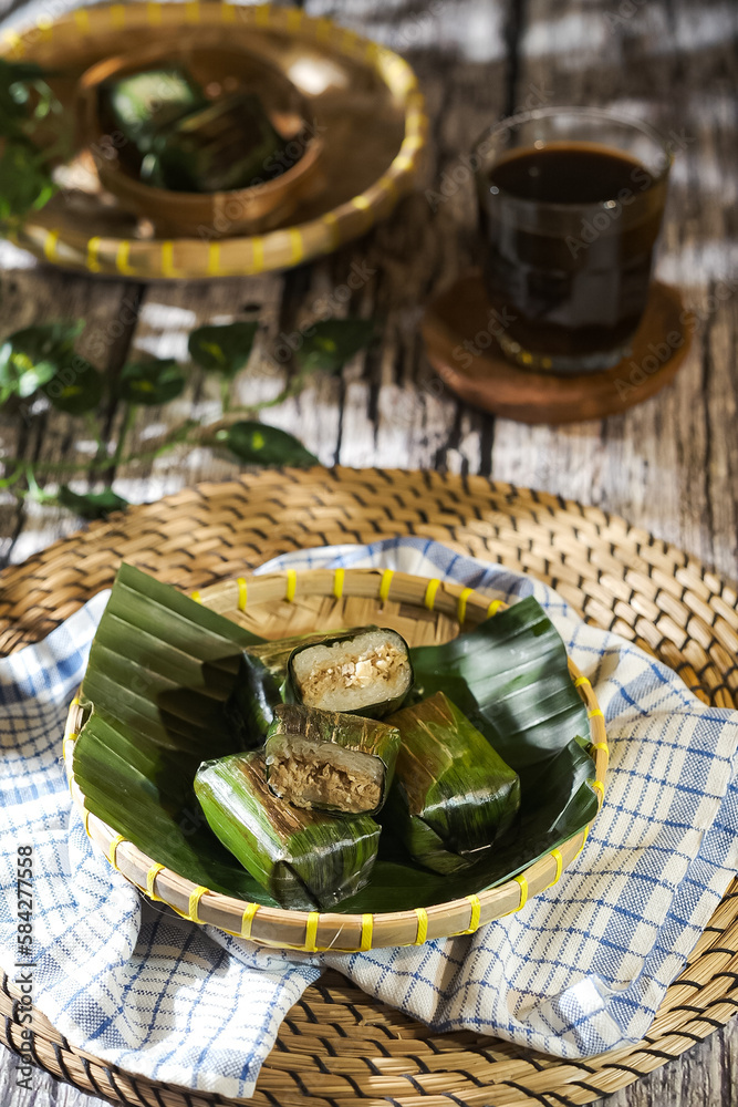 lemper ayam, chicken lemper is glutinous rice cake filled chicken ...