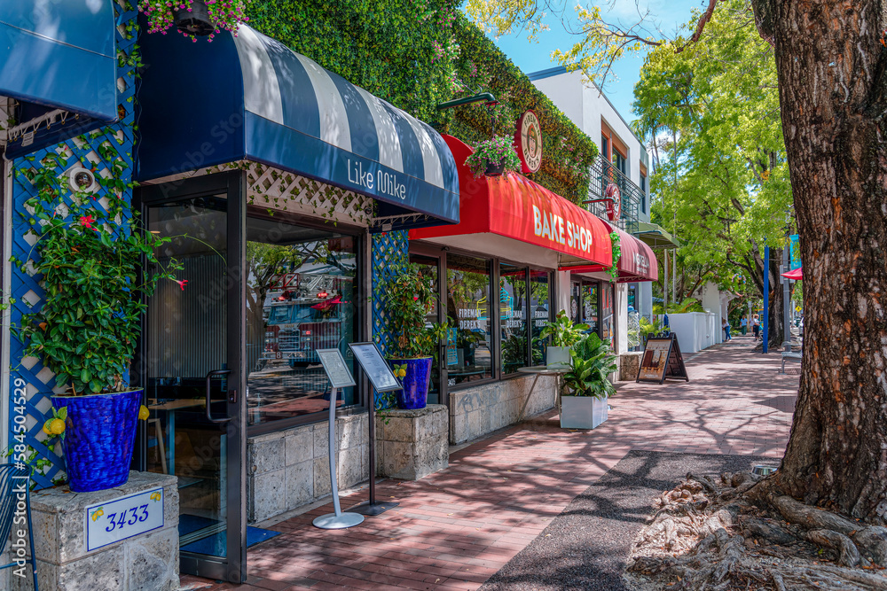 MIAMI, FLORIDA - CIRCA JULY, 2022: Shops of Main Highway. Sidewalk ...