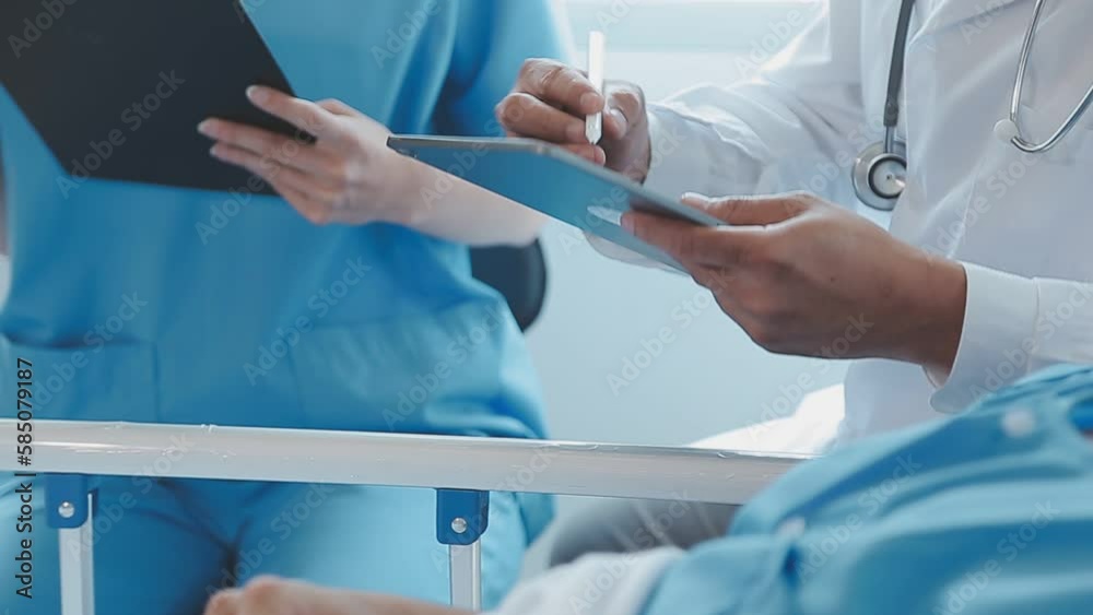 Female doctors recommend patients using chemotherapy as a way to help ...