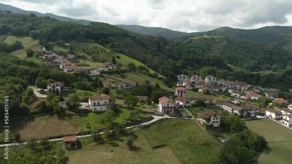 Pueblo de la Comunidad Foral de Navarra, Sumbilla. Comunidad del Alto ...