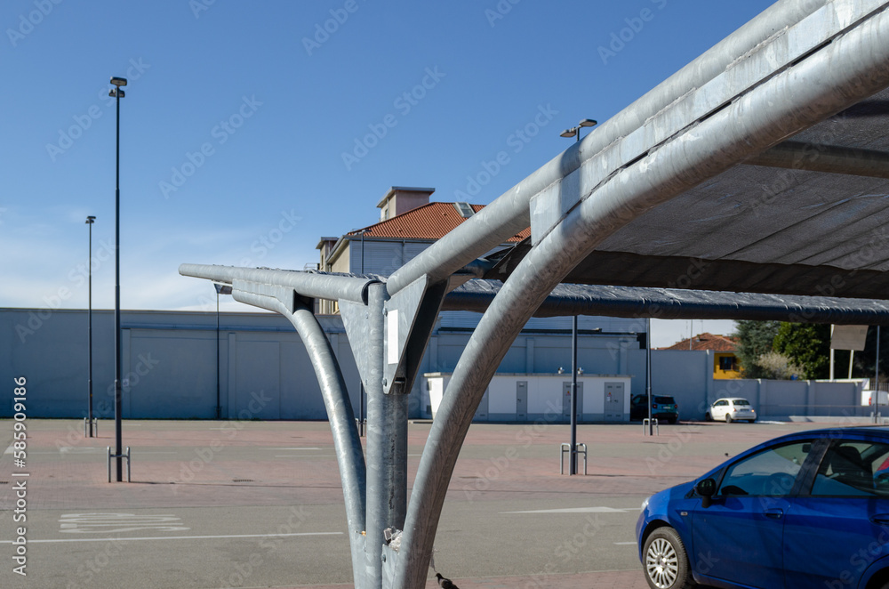 particular structure of roofs and canopies for parking lots with anti ...