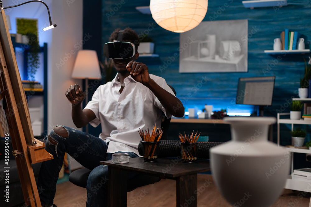 Professional artist of plastic arts looking for new drawing techniques ...