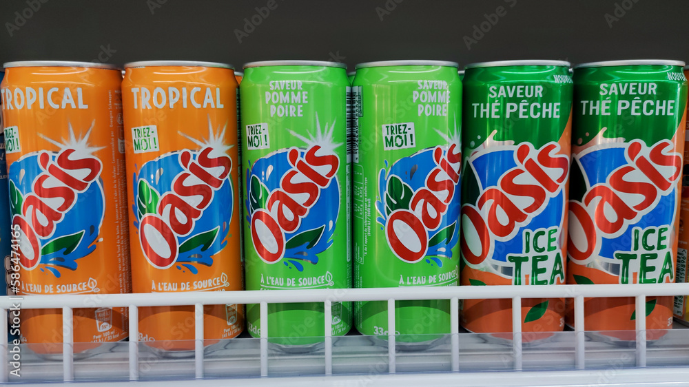 Zdjęcie Stock: Nîmes, Occitanie, France - 18 mars 2023 - plusieurs ...