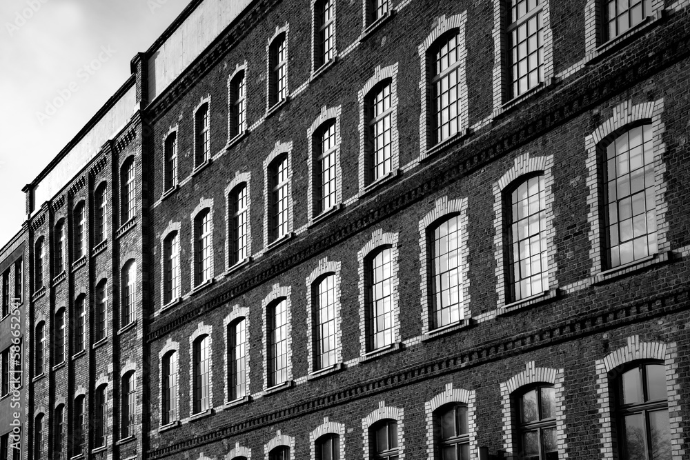 Foto de Historic brick facade of an old factory building in Iserlohn ...