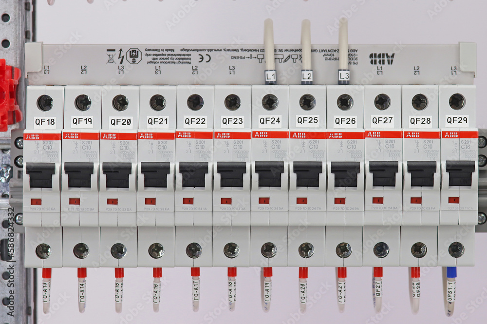 Foto de ABB automatic current switches for protection of electrical ...