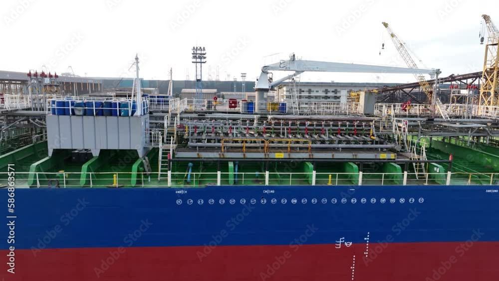 Oil Crude Gas Tanker Ship, Cargo container Ship offshore for ...