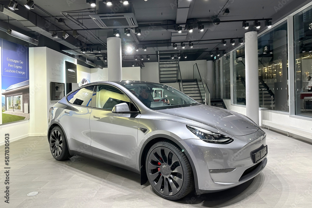 Tesla car model Y in liquid silver dubbed Mercury Silver Metallic color ...