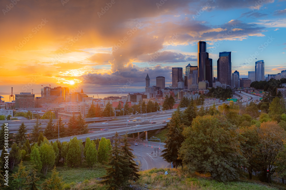 Amazing sunset over Seattle. View from dr. Jose Rizal bridge Stock ...