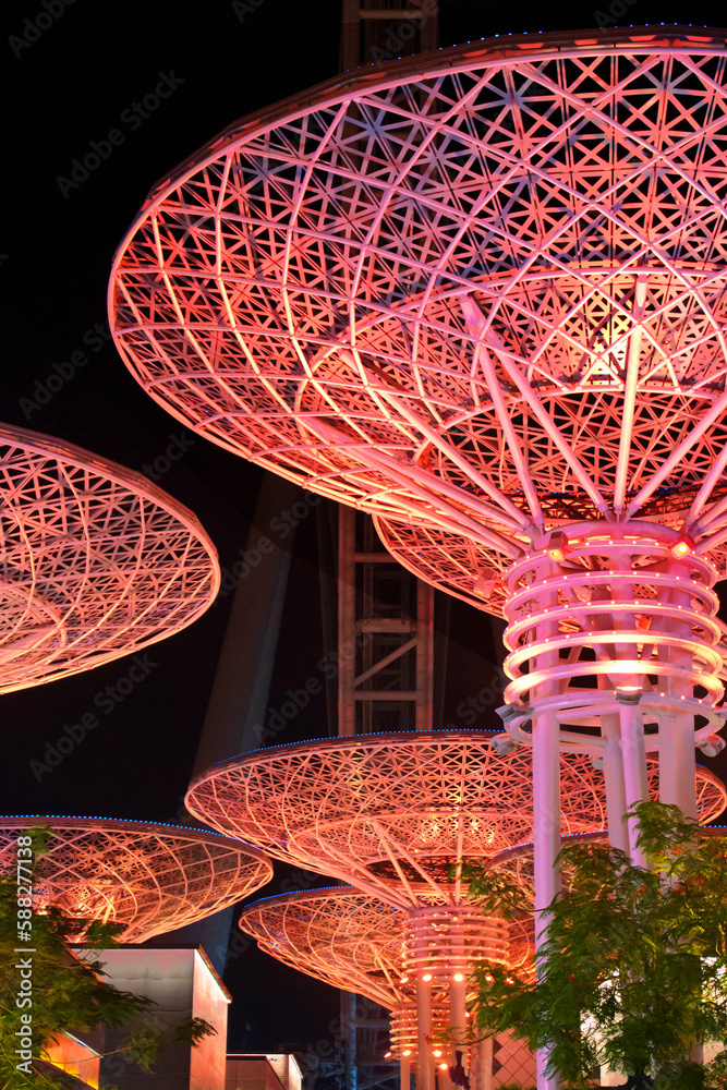 Dubai, United Arab Emirates – October 31, 2019: The Bluewaters Island ...