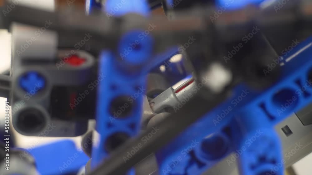 Vidéo Stock Electric toy constructor gears and details moving rotating ...