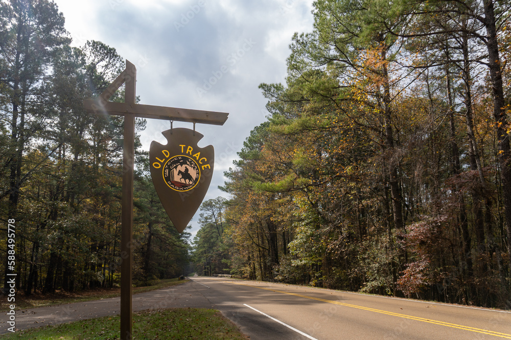 Old Trace on the Natchez Trace parkway. Arrowhead logo sign for trail ...