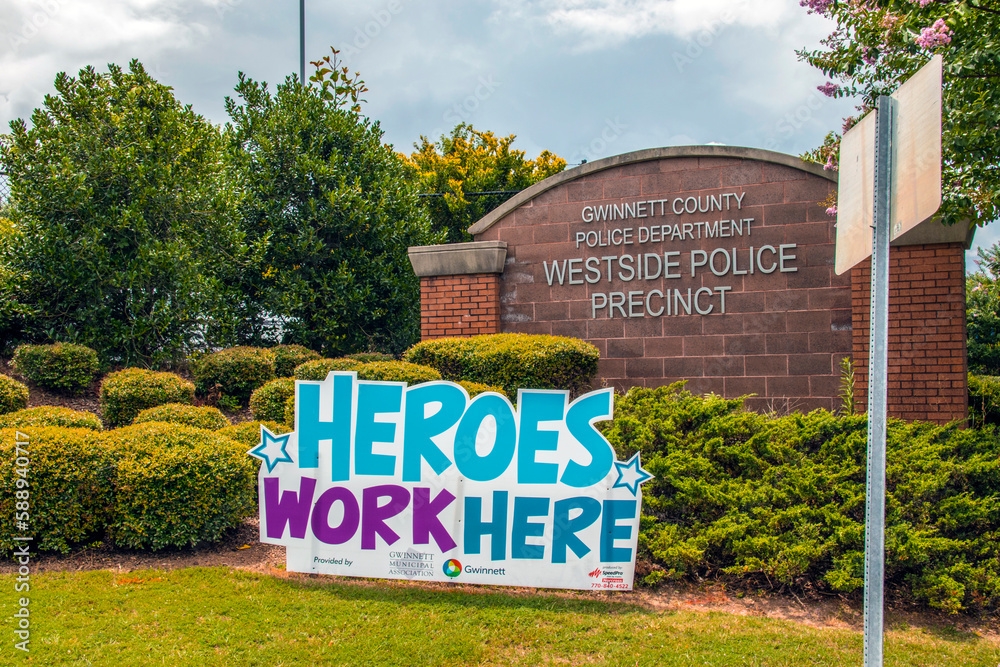 Heroes work here lawn sign at the Gwinnett County Westside Police ...