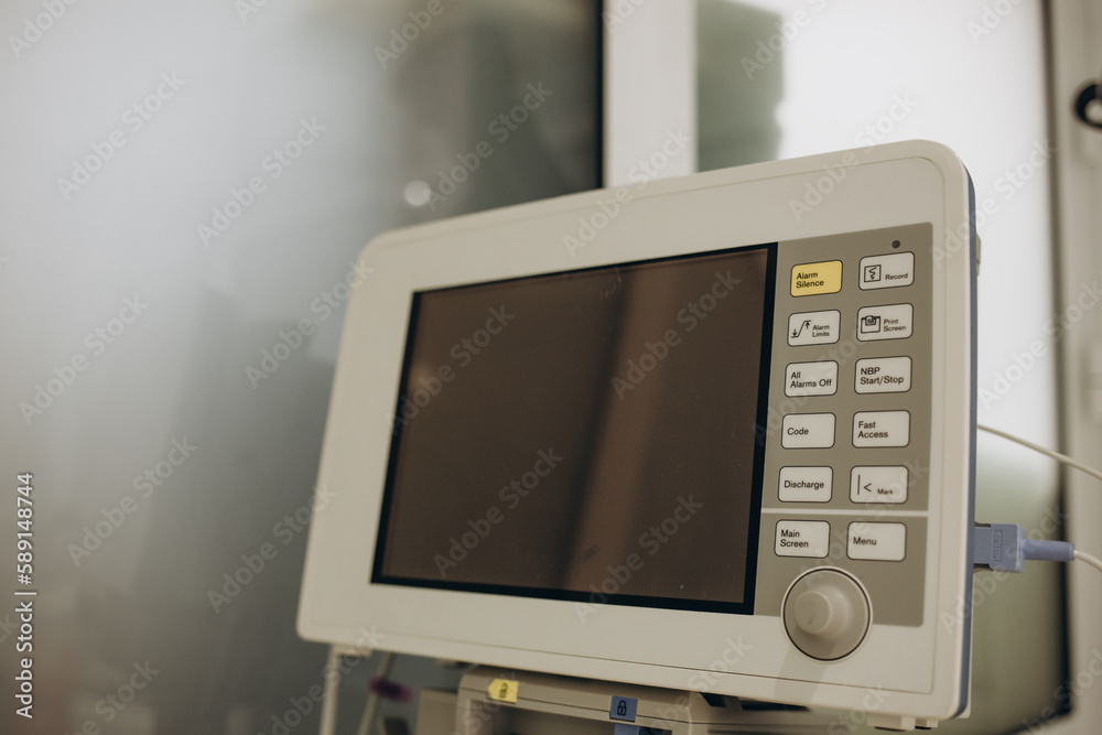 Foto de Heart rate monitor in hospital theater. Medical vital signs ...