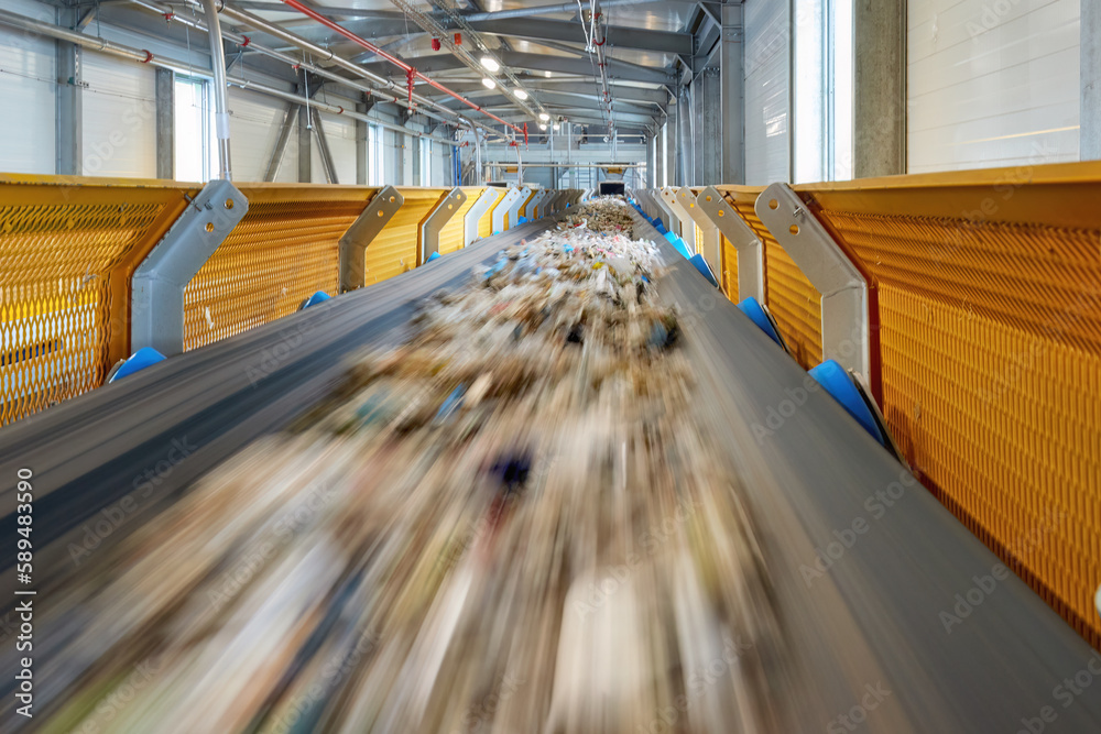 Transportation of fuel obtained from waste (RDF) on a belt to the ...