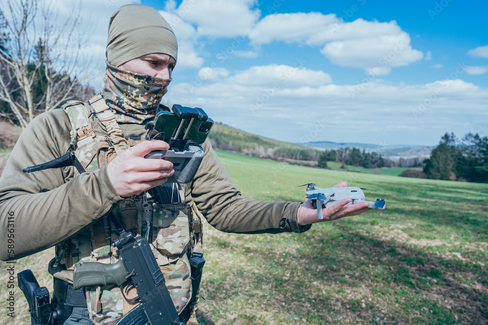 Foto de Modern army soldiers using aerial drone for artillery guidance ...