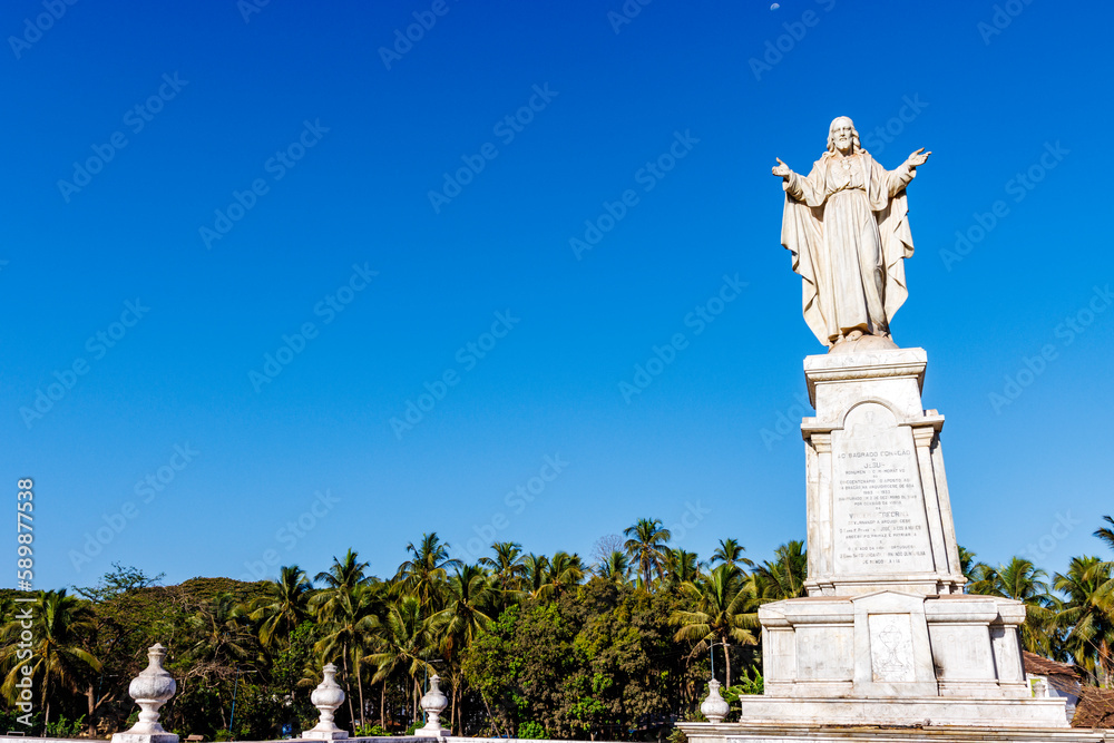 Foto de Statue of Jesus Christ in front of the Se cathedral in Old Goa ...