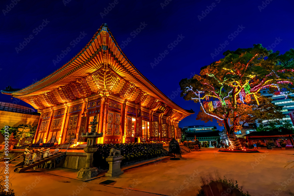 SEOUL, KOREA-SEPTEMBER 27, 2107: Famous Jogyesa Temple at night and ...