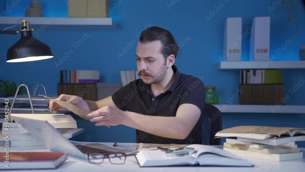Vidéo Stock Historian examining a handwritten letter in ancient times ...