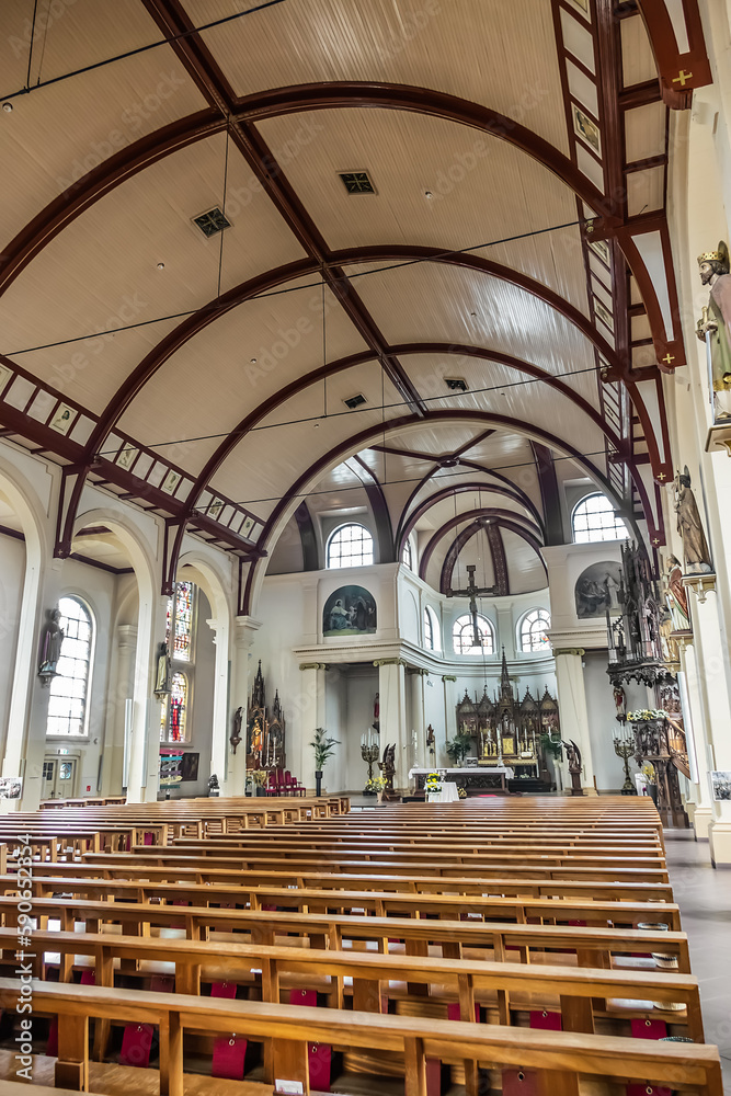 Interior of magnificent Volendam "Great Church" or "Saint Vincent ...
