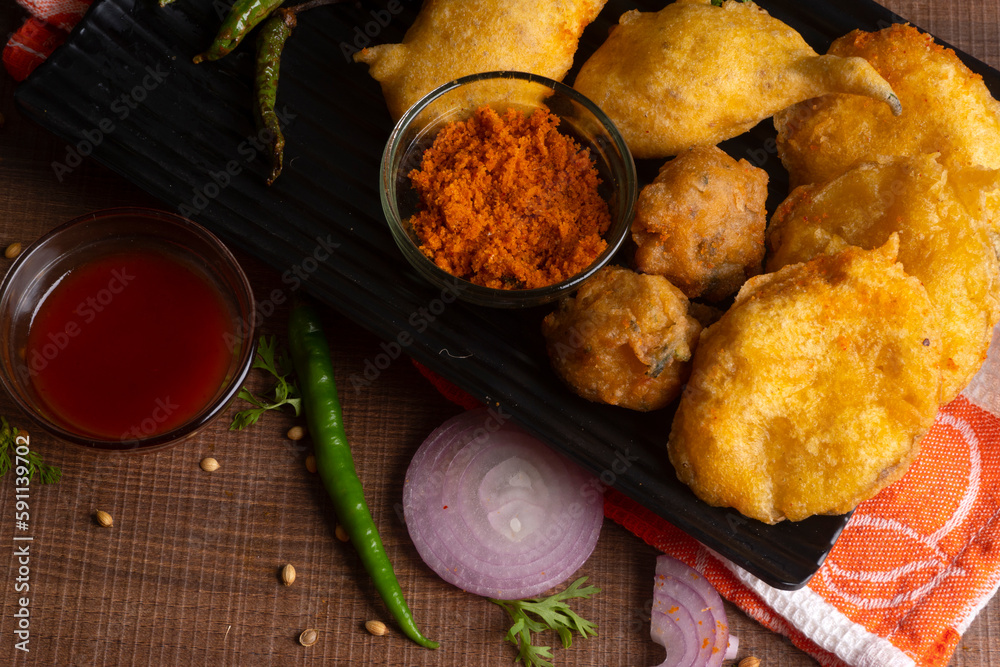 Indian Tea time snacks in group includes Veg Samosa, Kachori/kachaudi ...