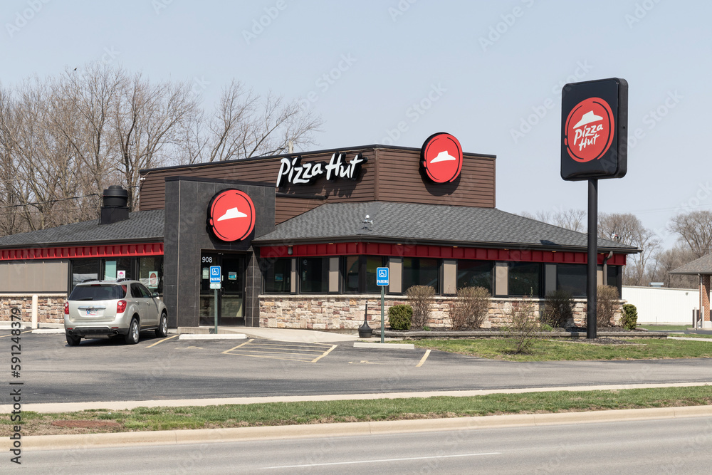 Pizza Hut restaurant. Pizza Hut is offering delivery, Carry Out and ...