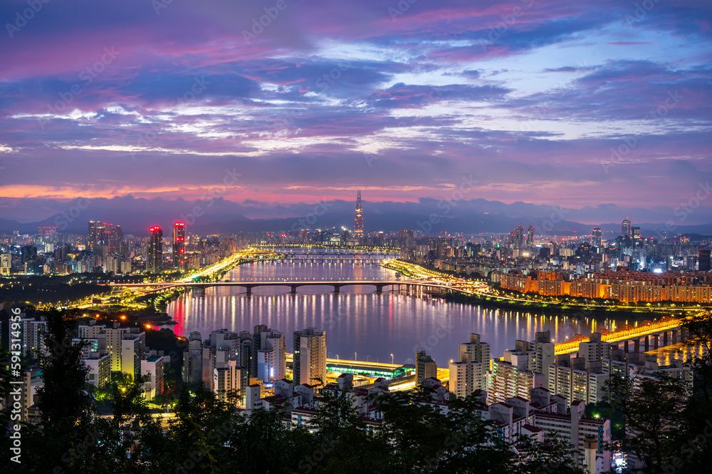 The landscape of Seoul and the Han River and beautiful sky, South Korea ...