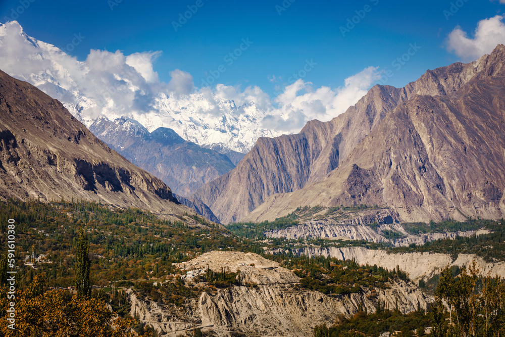 Breathtaking beauty of Hunza Valley and the majestic Karakorum ...