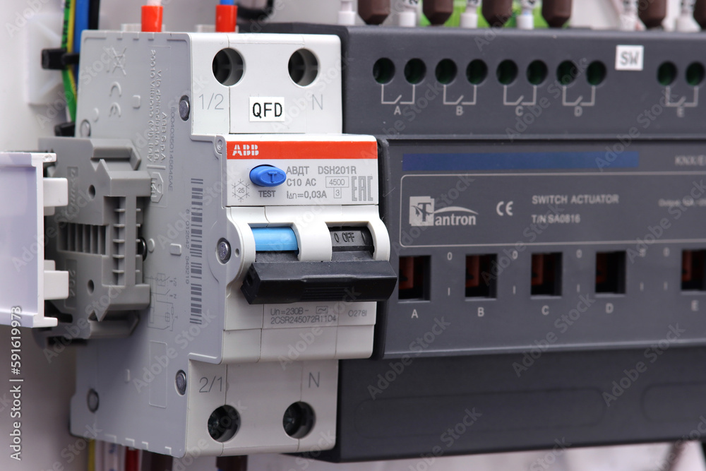 ABB automatic current switches for protection of electrical loads ...